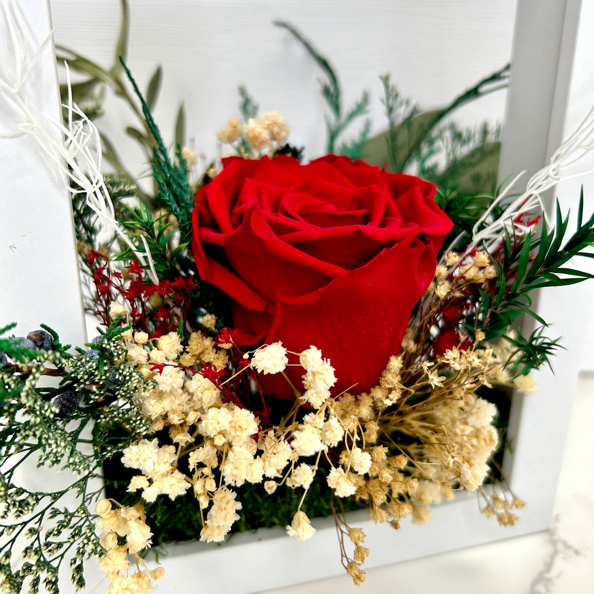 Luxury Floral Kit to Arrange a DIY Floral Frame with 1 REAL Preserved ...